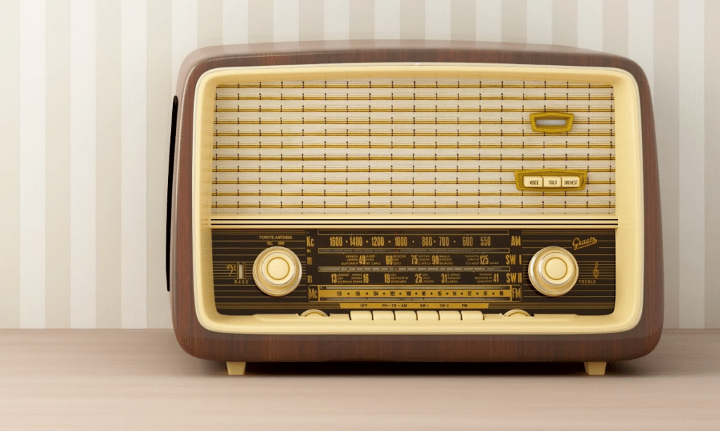 Listen to AM/FM radio on your mobile device with Simple Radio