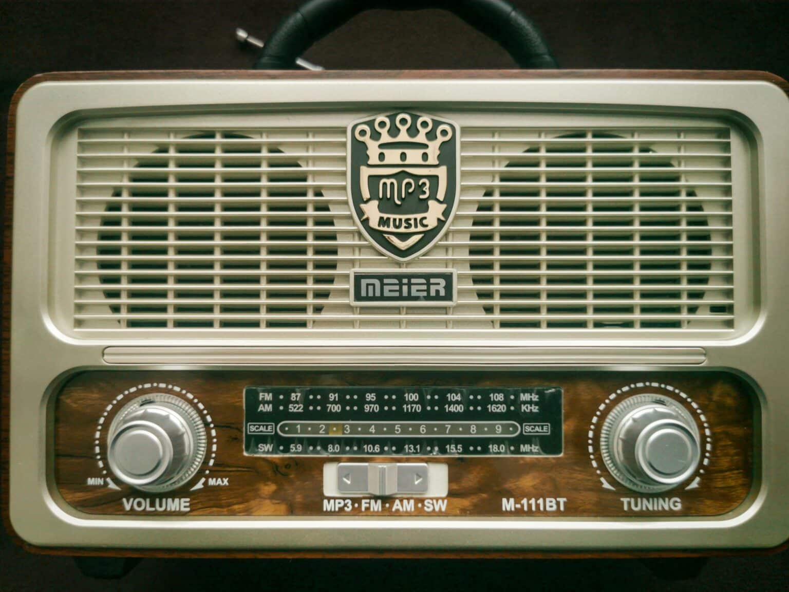 Ascultați radioul AM/FM pe telefonul mobil
